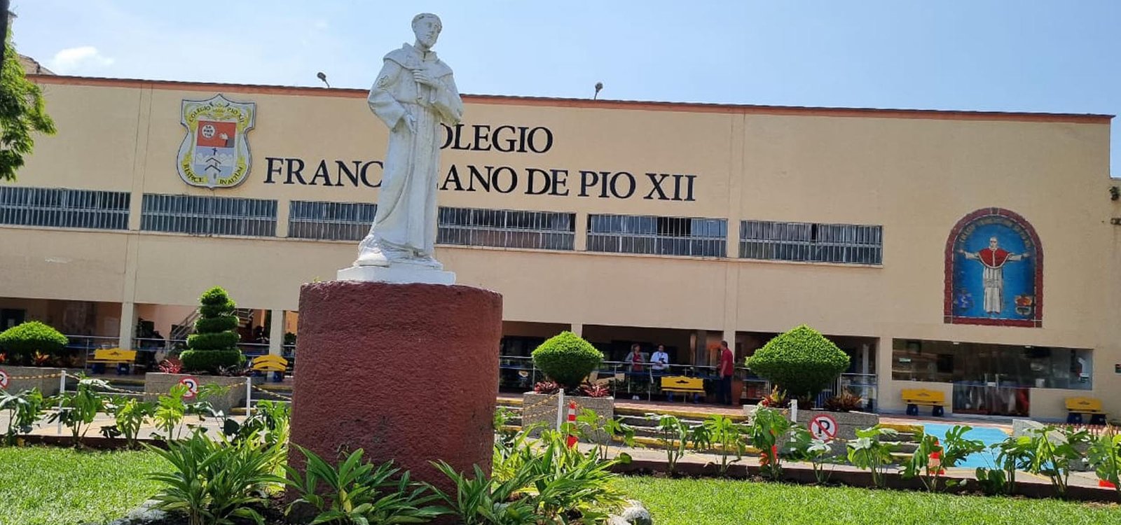 Nuestra Historia - Colegio Franciscano de Pío XII